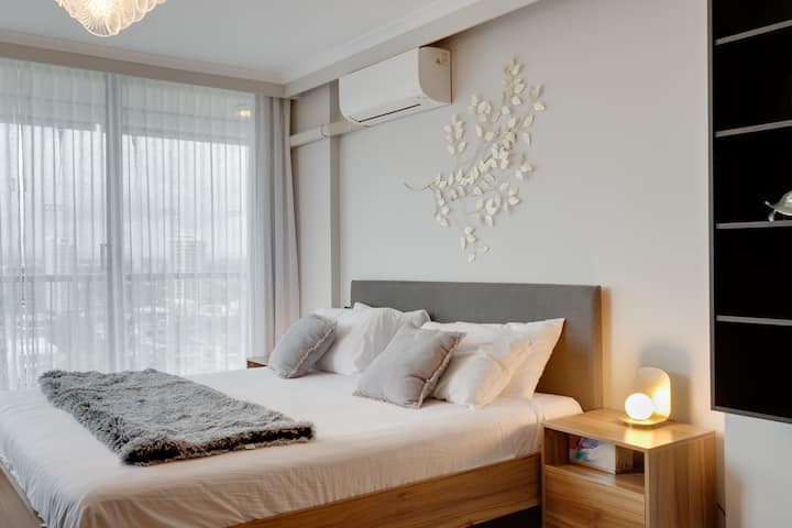 Pure Comfort In A 3 Br Gold Coast Luxe Retreat - Surfers Paradise