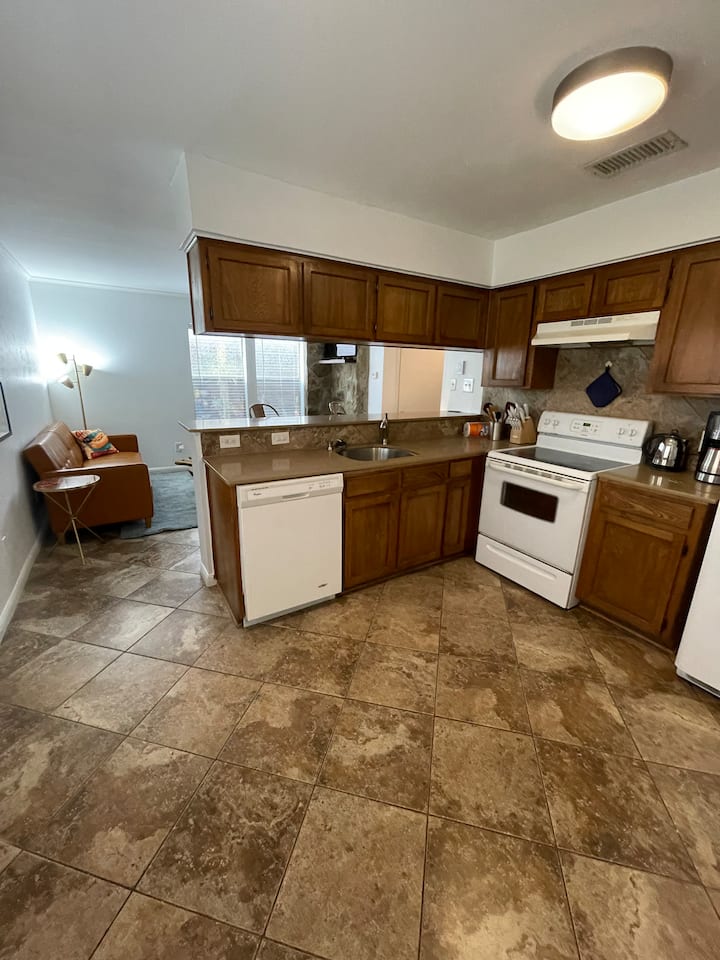 Your Austin Hq/the Little Condo - Austin, TX