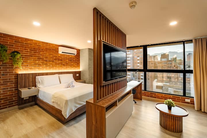 Luxe Retreat | Ac, Fast Wifi & Gym Access - Medellín