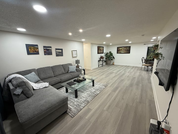 Charming 3 Bedrooms & 2 Bathrooms Home - Gresham, OR