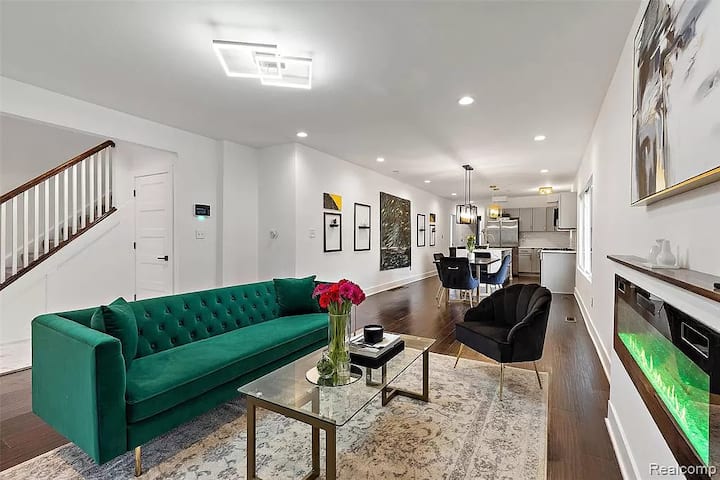 Beautiful Hgtv Featured House Close To Downtown - Detroit, MI