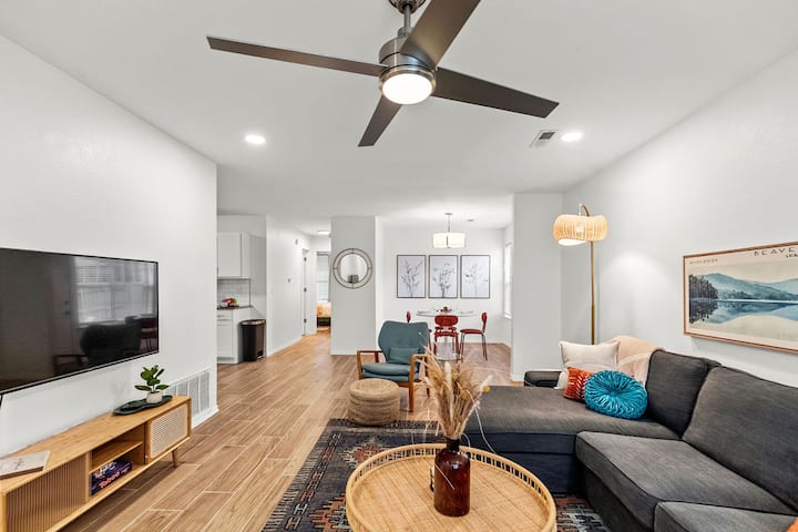 Boho Midtown Townhouse - Fayetteville, AR