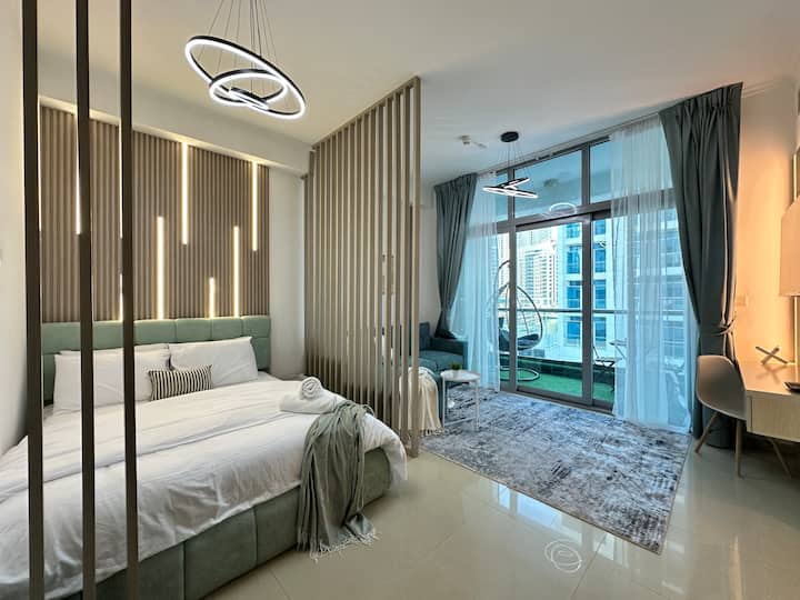 Stylish Studio With Stunning Marina Canal Views - Dubai