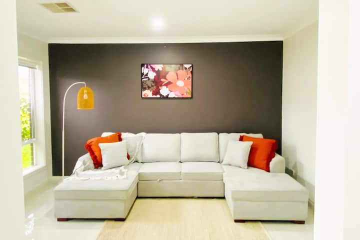 Kellyville 5br-closed To Shops, Parks And School - Castle Hill