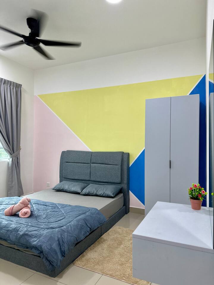 Quiet Home - 3 Color Wall - Seremban