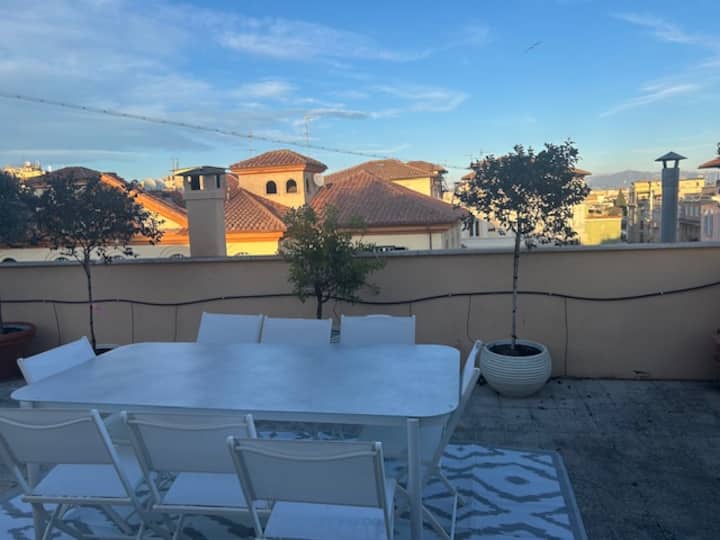Two Bedrooms Flat With Terrace - Rom
