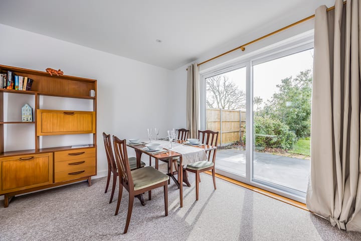 Charming Hayling House With Garden | Pass The Keys - Hayling Island