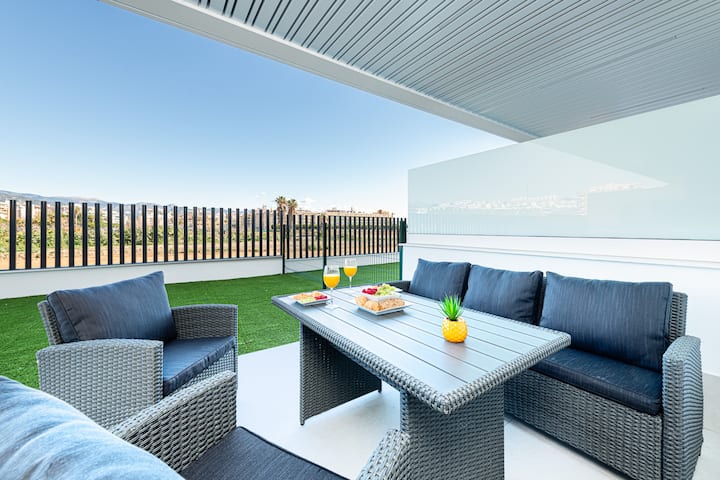 Wintowinrentals Large Terrace, Parking And Pool - Torre del Mar