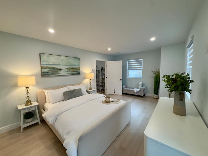 Mystic Apartment - Mystic, CT