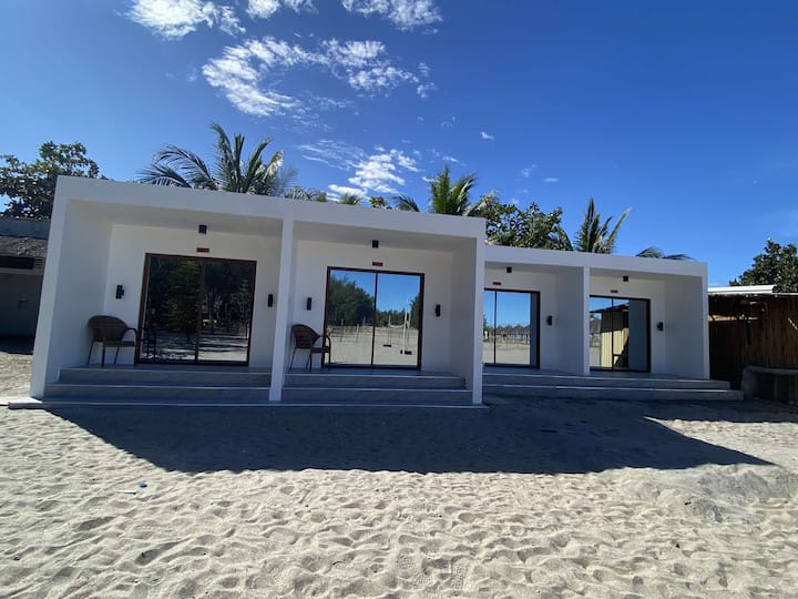 Shiloh Deluxe Room W/ Beach View And Access - 1 - San Narciso