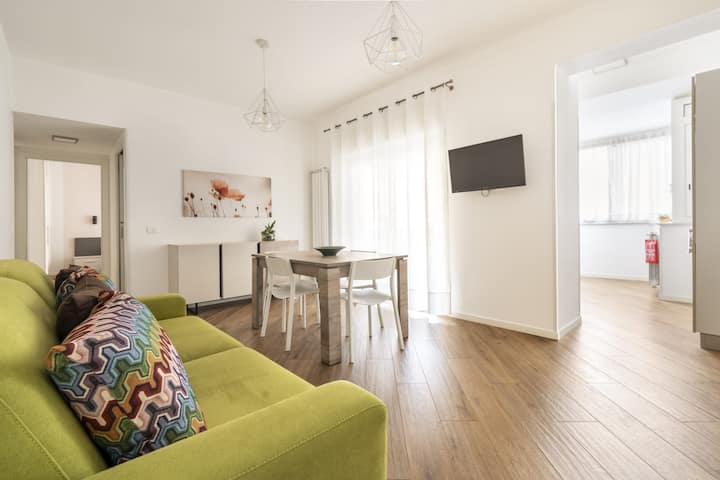 Renovated In The City Center - Italy