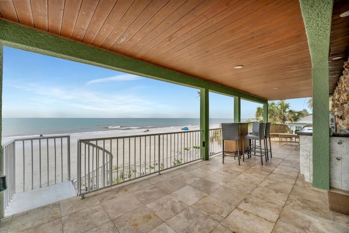 Oceanview Beachfront 2b/2b, Spacious, Bbq Grills! - Indian Rocks Beach, FL