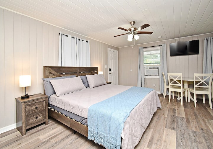 Comfy Studio Apartment - Winter Garden, FL