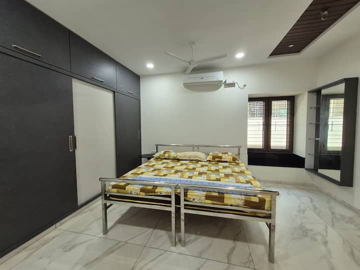 Elegant 3bhk Guest House - Vijayawada