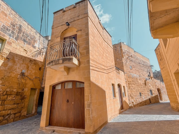 Village Square Townhouse - Malta