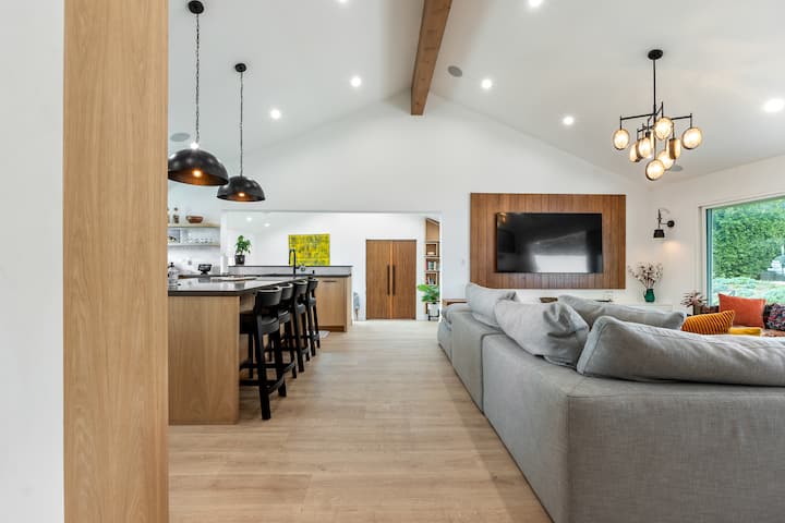 Modern Ranch Retreat W/ Pool Sauna, & Cold Plunge - Thousand Oaks, CA