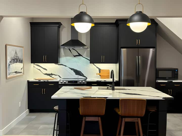 Modern 1br | Near Downtown | Parking + Utilities - Portland, ME