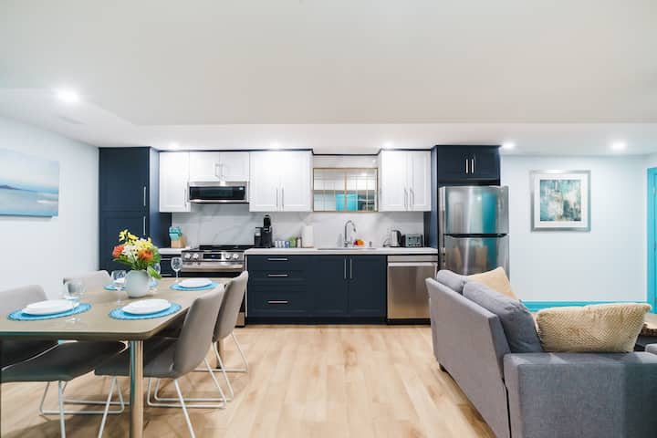 Breezy Beach Vibes At Villa Tina - Barrie