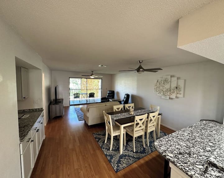 Charming 2-bedroom Condo - Venice, FL