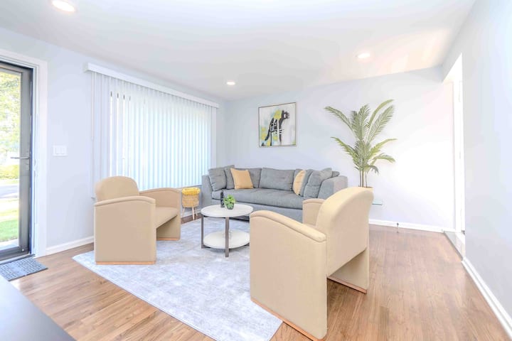 3 Bed / 1 Bath *Pets Allowed* - Ann Arbor, MI