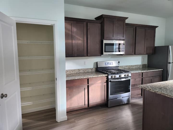 Mint Villa: Perfect 4 Family - Puyallup, WA
