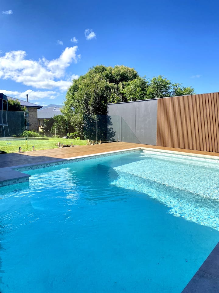 Large Family Entertainer With Pool & Sauna - Gerringong