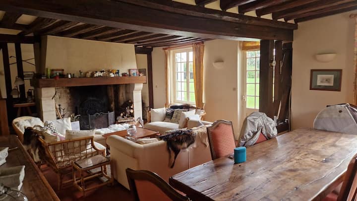 Charmante, Maison Familiale De Caractère - Bernay