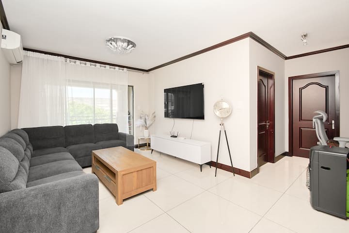 Feel @ Home | With Pool & Patio - Lanseria