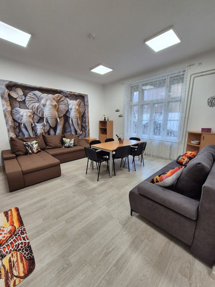 Safari Apartment - Hungary