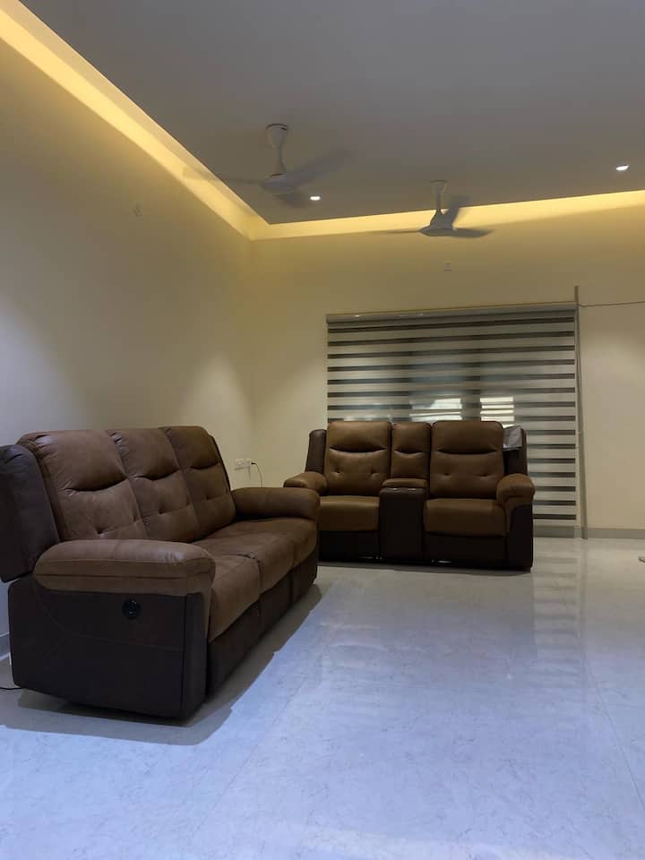 Newly Built Stylish 2bhk House -Madurai - 馬杜賴