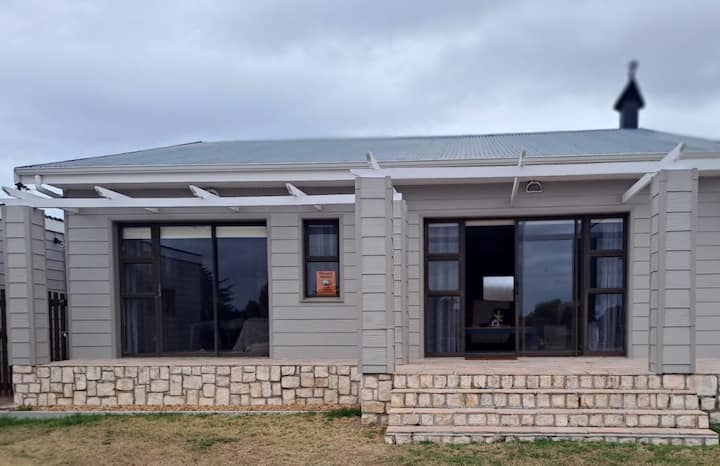 Whale Song - Family Home - Witsand