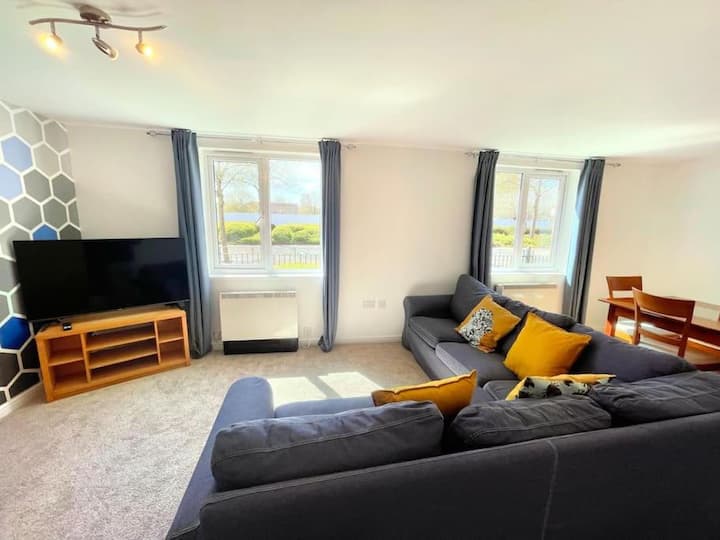 Spacious 3-bedrooms Ground Floor Free Parking - Cardiff