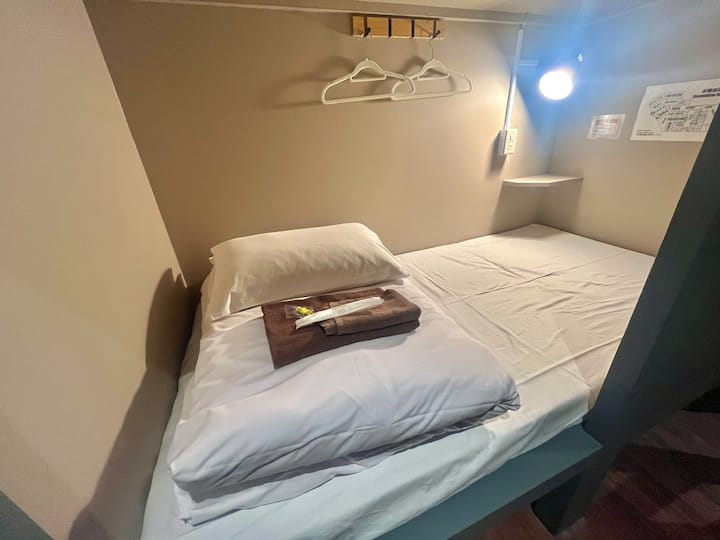 男女共用カプセル　1ベッド　新宿ニッカホテル　新宿西口徒歩３分 - Shibuya