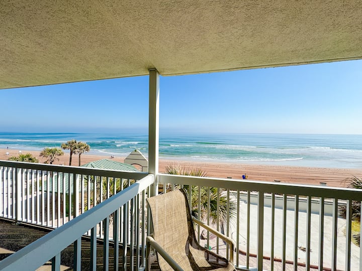 A Beautiful Direct Oceanfront With One Bedroom - Daytona Beach, FL