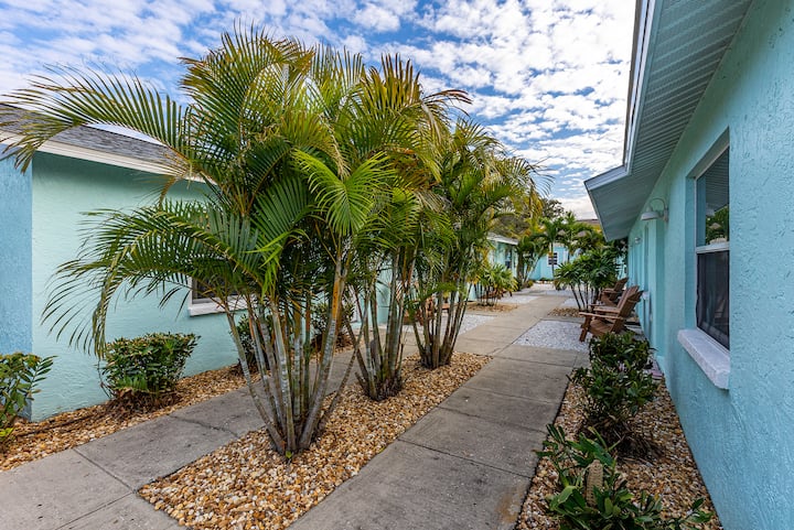 Key West Style Bungalows! - Holiday, FL