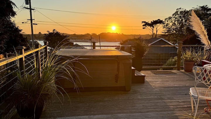 Coastal Nest - Views & Spa! - Bodega Bay, CA