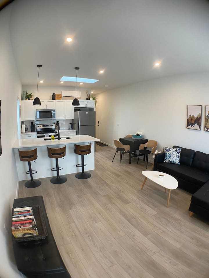 Modern 2br Near Wineries & Lakes - Kelowna