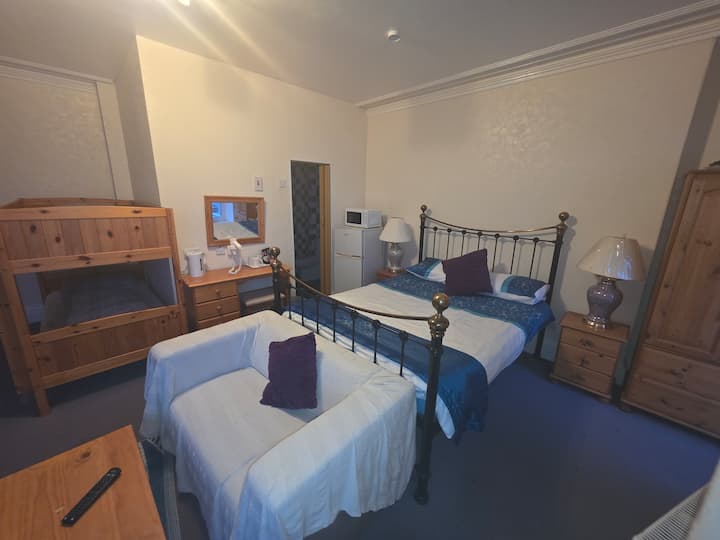 Sea View Family Room In The Sands Hotel (Room 8) - Lytham St Annes