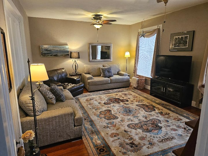 1830 1 Br W/office In Old Towne - Petersburg, VA