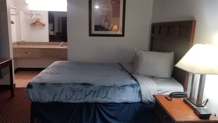 2061 Osu King Bed Hotel Room Sateen Sheets - Stillwater, OK