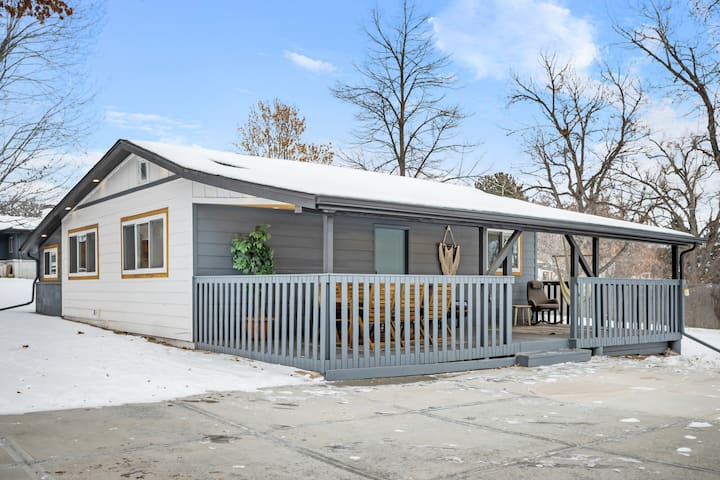 The Cottage - Lakewood