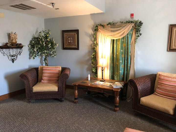 Unique Stay Near Dt (Hemlock) - Sioux Falls, SD