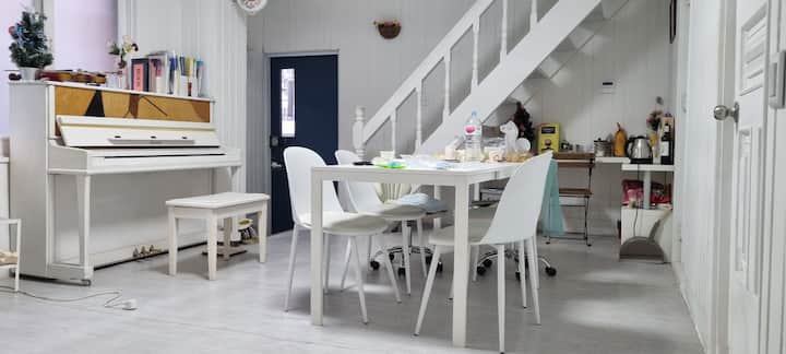 Lauren House - Daegu