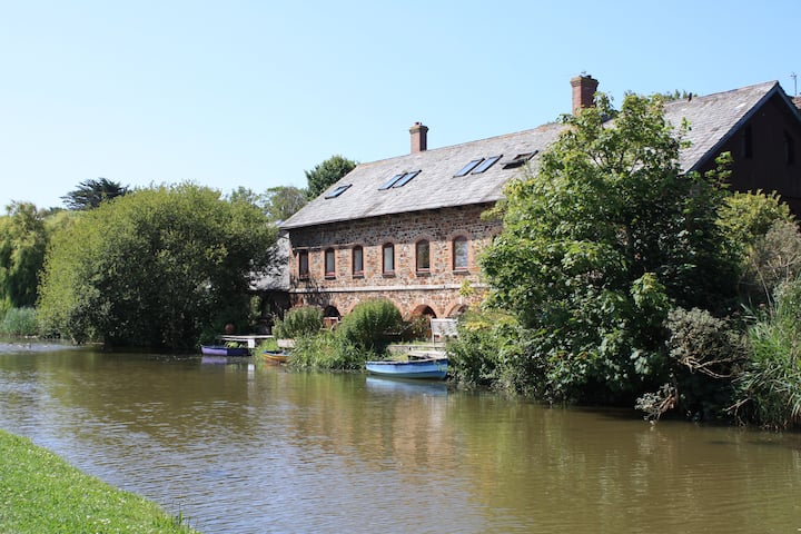 Spacious Waterside Family Home Grade Ii Conversion - Bude