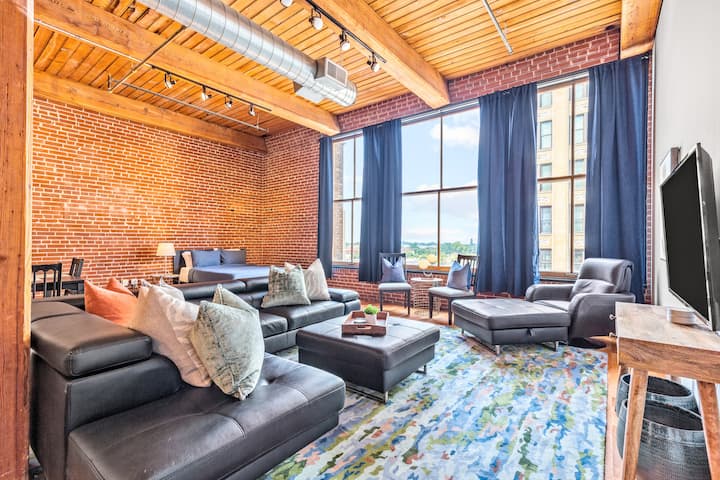 Dwtn Stl Loft*perfect Holiday Retreat*dining Table - Saint-Louis, MO