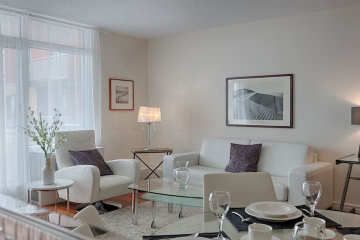 Corporate 1br | Cozy | Easy Downtown Access - 