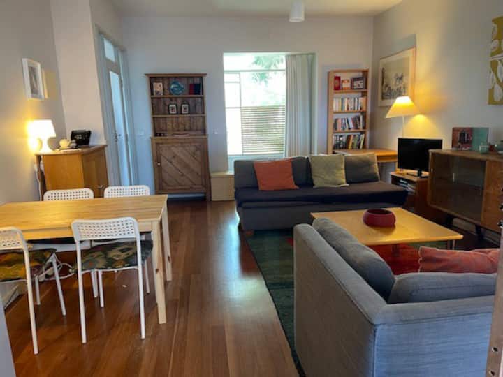 Leafy Warehouse Style Apartment - Melbourne