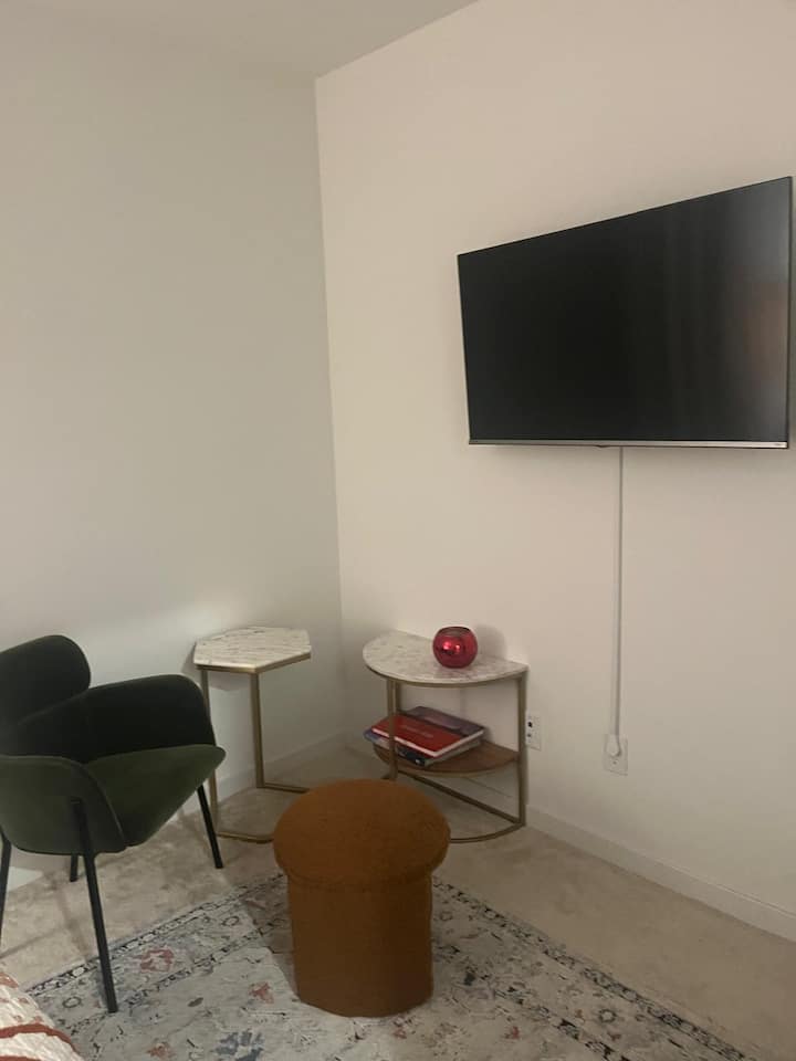 Cozy Private Room W/ Bath - Santa Clarita, CA