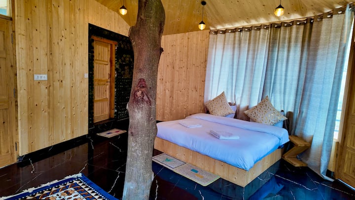 Riverfront Treehouse Cottage Jibhi - Jibhi