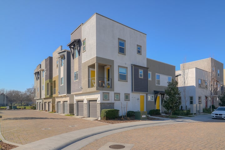Modern Villa In Downtown Sac - Sacramento, CA